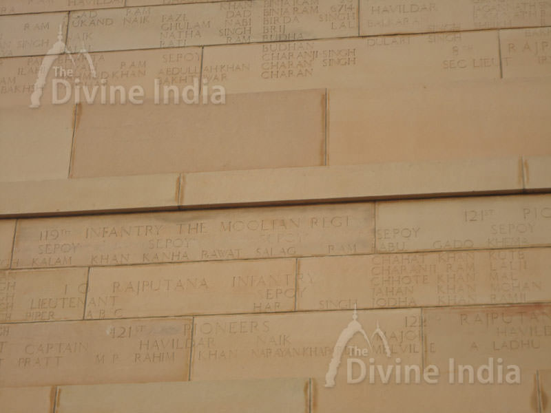 The India Gate : Engravings on India Gate, It pays tribute to the ...